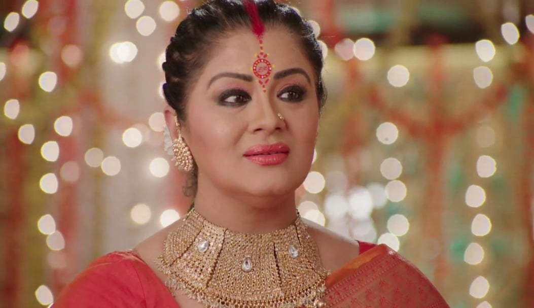 Types Of Bindis That You Can Wear To Rock In Your Ethnic Attire