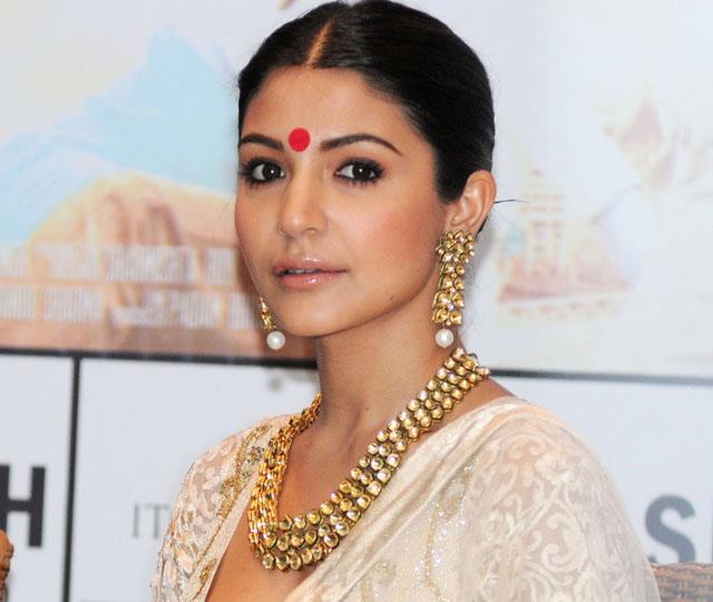 Types Of Bindis That You Can Wear To Rock In Your Ethnic Attire