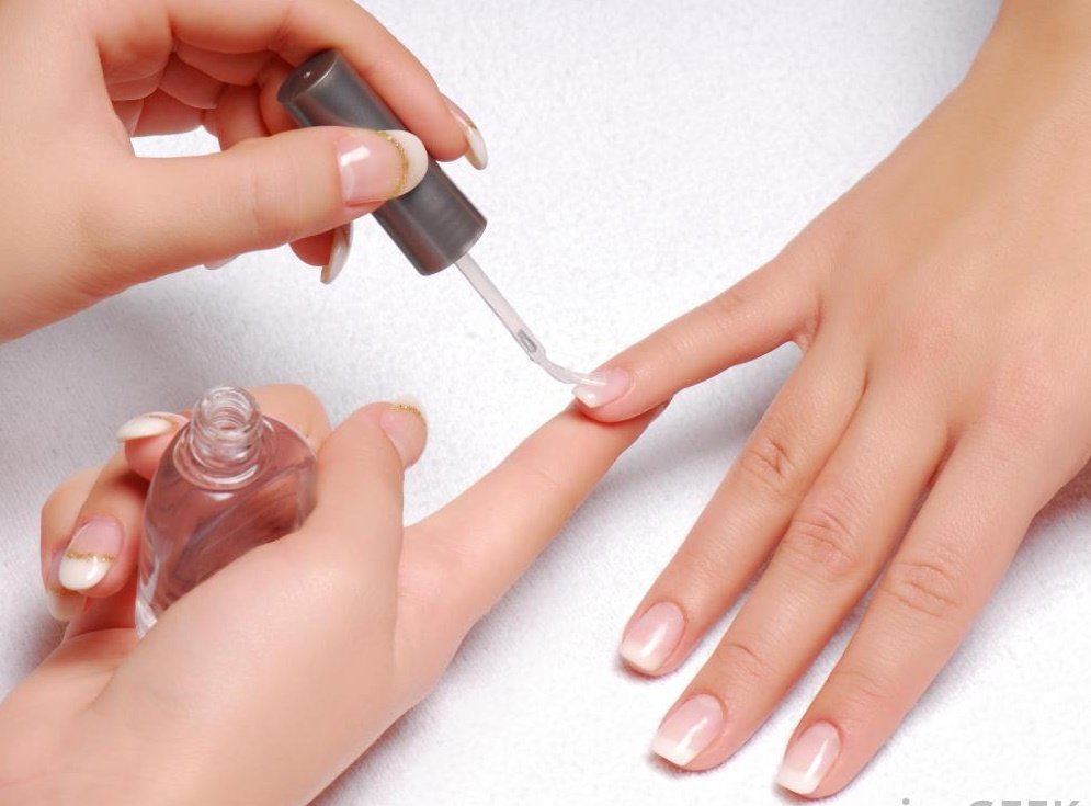 7 Miraculous Ways To Make Your Nail Paint Last Longer!!