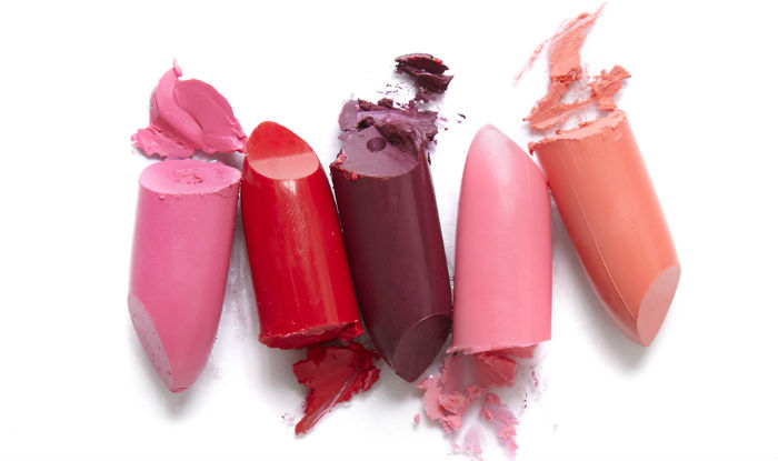 4 Ways To Salvage & Use Your Broken Makeup Products!!