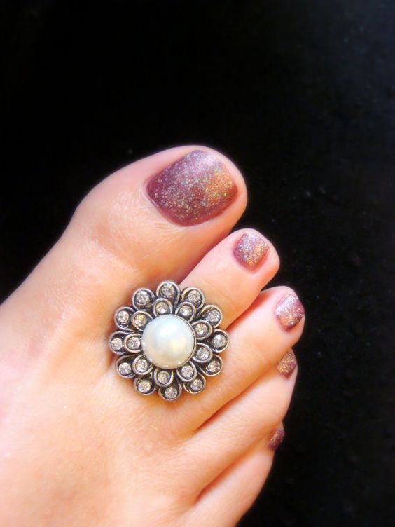 Toe Rings For every Bride Out There