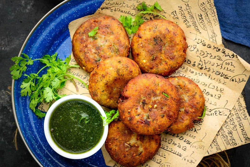 How To Make Crispy Aloo Tikki At Home